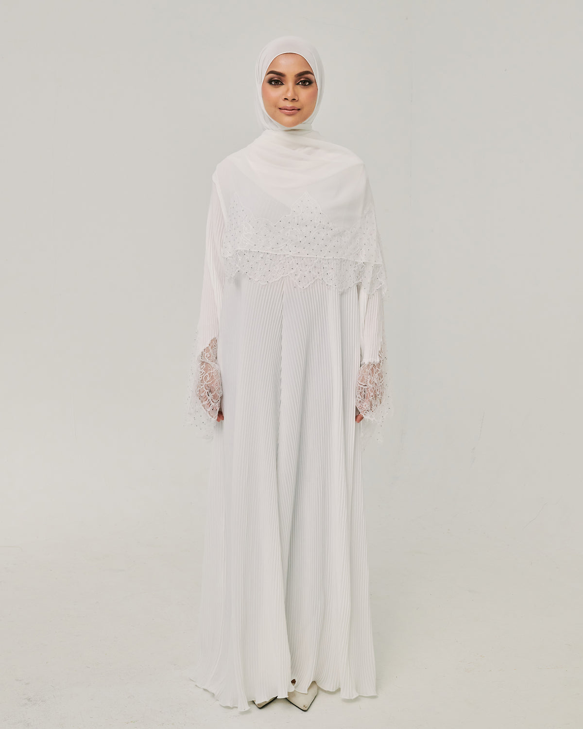 Needha in Off White – RAHSAE